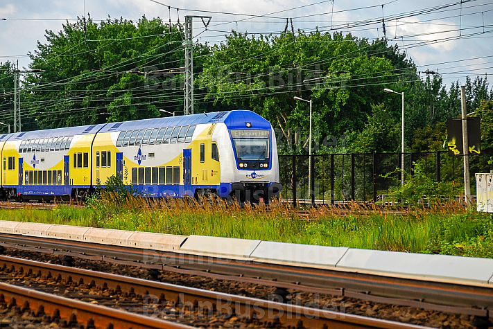 Metronom-Zug in Hamburg-Wilhelmsburg – Bahn-Bus-Bilder.de - Mobilität ...