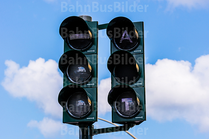 Busampel mit Vorrangschaltung für Busse in Hamburg – Bahn-Bus-Bilder.de ...